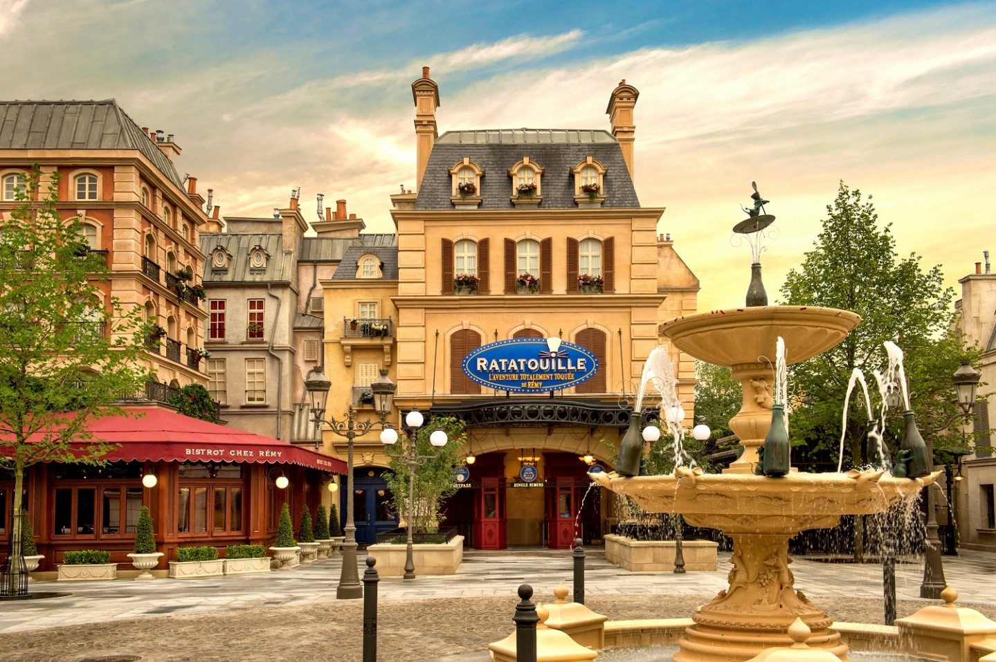 Enjoy a magical evening with Remy at Disneyland® Paris